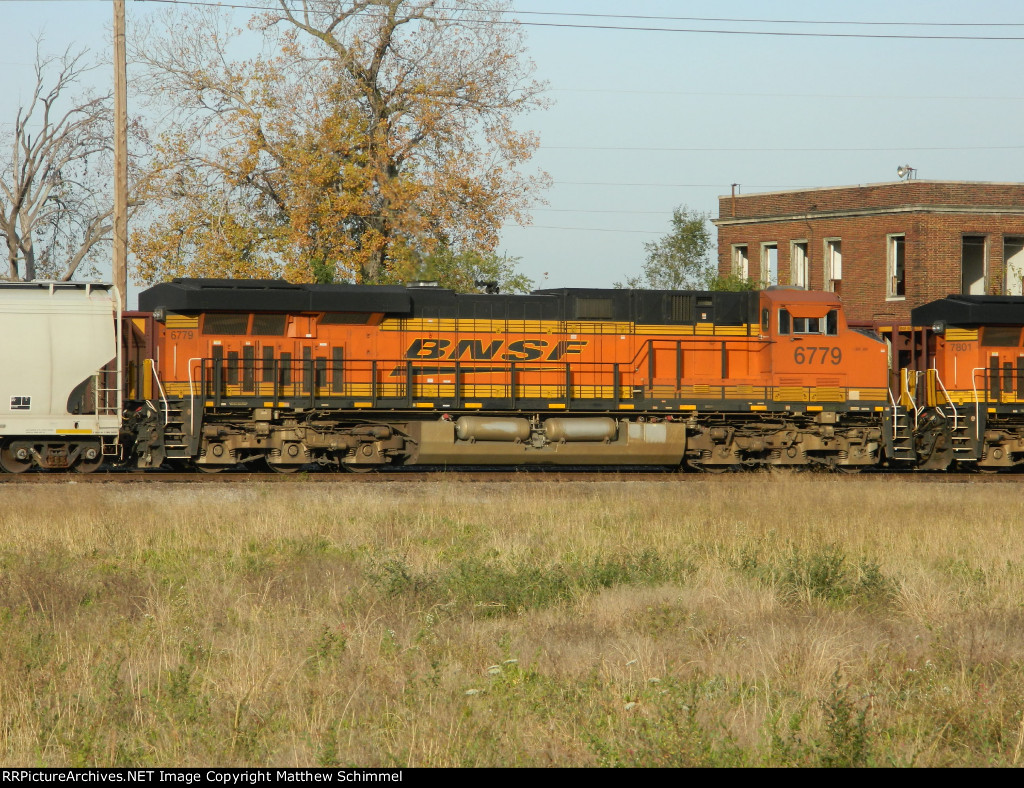 BNSF 6779
